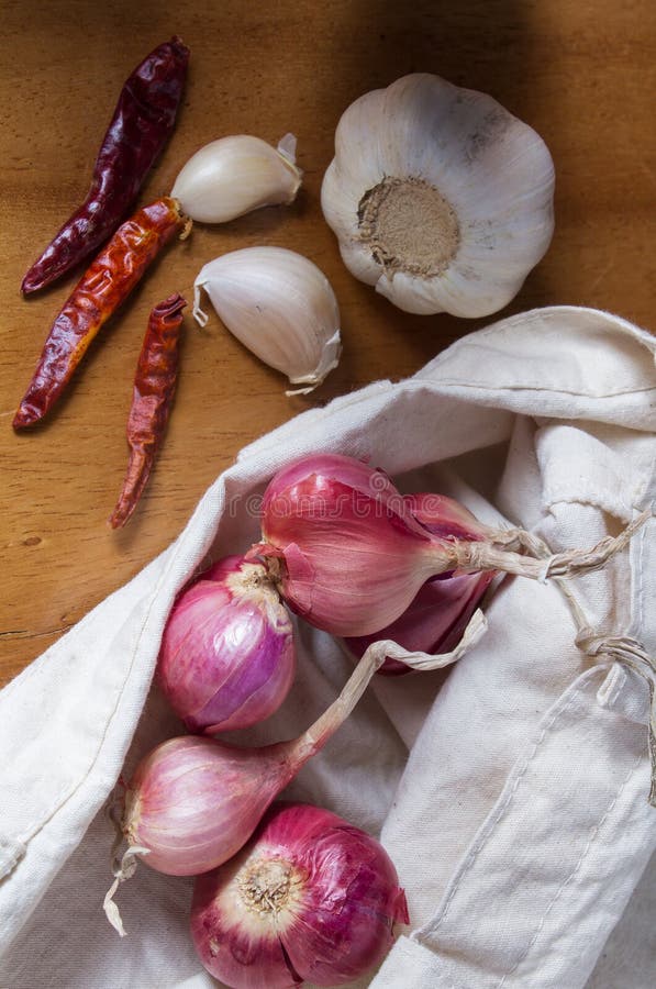 Shallots with Garlic and Dry Chili. Stock Photo - Image of herb, nature ...