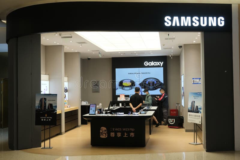Samsung Electronics Retail Store with Customer Editorial Photography ...