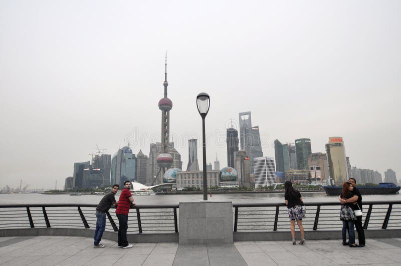 Shanghai waitan redaktionelles stockfotografie. Bild von hoch - 84564327