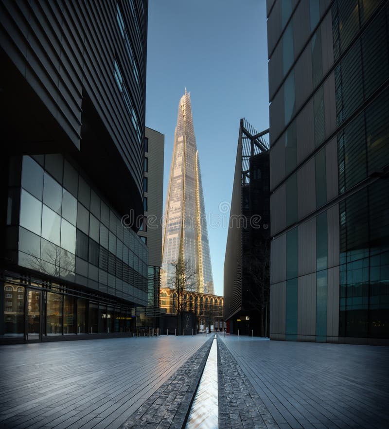 Shard editorial photography. Image of tower, skyscraper - 38153782