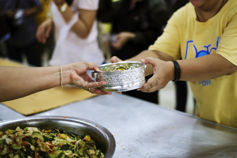 Sharing Food with People in Poor Communities : the Concept of Feeding ...