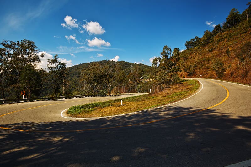 Sharp Curve Road Stock Photos - Download 853 Royalty Free Photos
