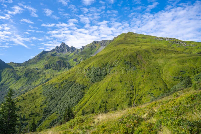 Sharp Mountain Ridge with Pihapper Mountain Stock Photo - Image of ...