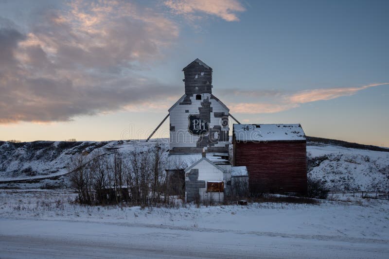 Old P&H Grain Company Elevator in the Ghost Town of Sharples Editorial ...