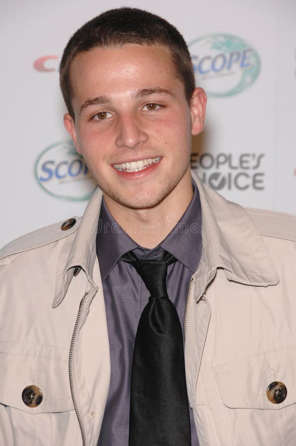 Shawn Pyfrom editorial photography. Image of featureflash - 35318147