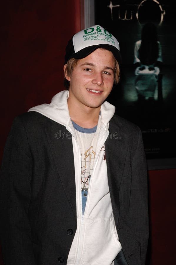 Shawn Pyfrom editorial photography. Image of featureflash - 35318147