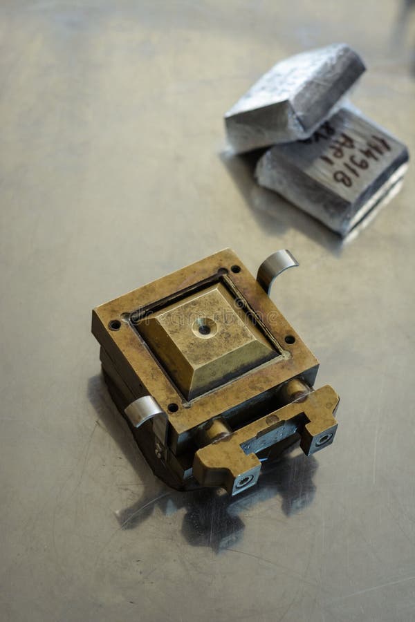 Shear Box and Soil Samples in the Background Stock Photo - Image of ...