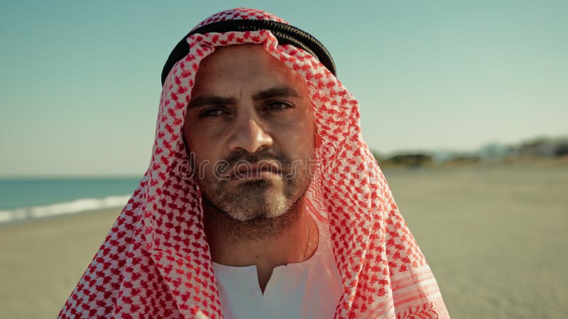 A Sheik at the Sea Thinking Stock Footage - Video of kandura, reflect ...