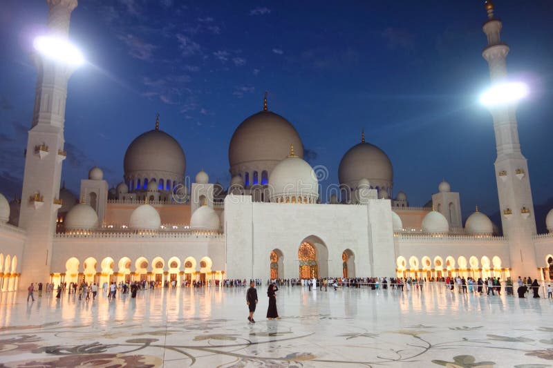 Sheik Zayed Grande Mosque editorial photo. Image of landmark - 48135261