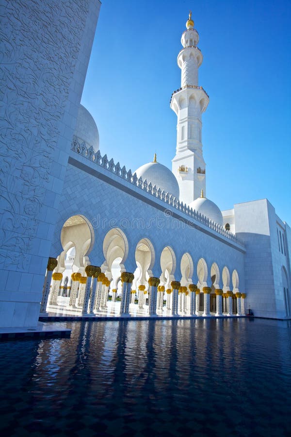 Sheik Bin Zayed Grand Mosque Stock Photo - Image of dusk, religious ...