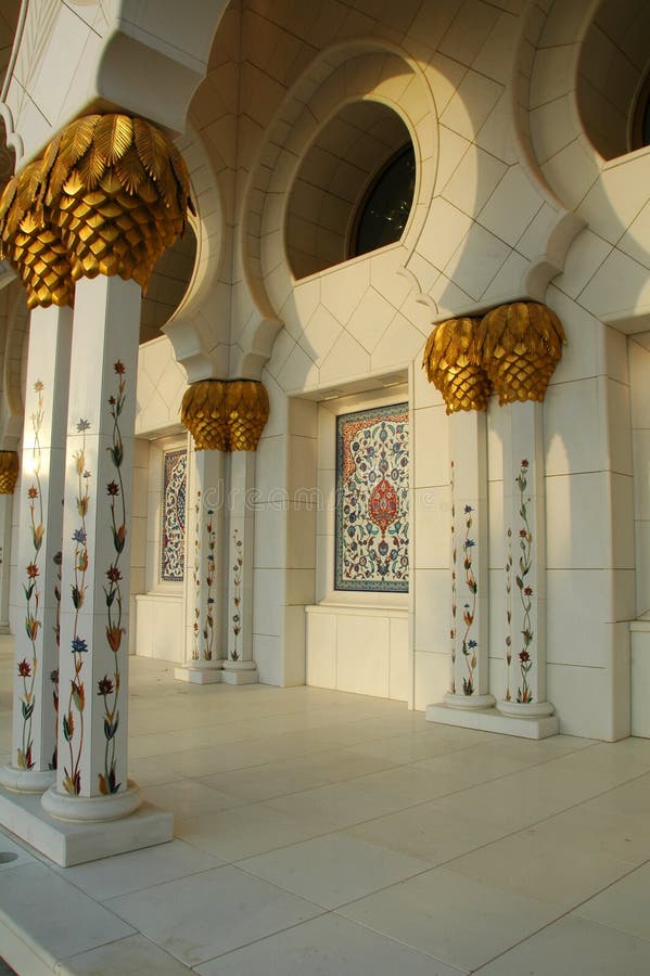 Wall and Floor Decoration in Sheikh Zayed Mosque Stock Image - Image of ...