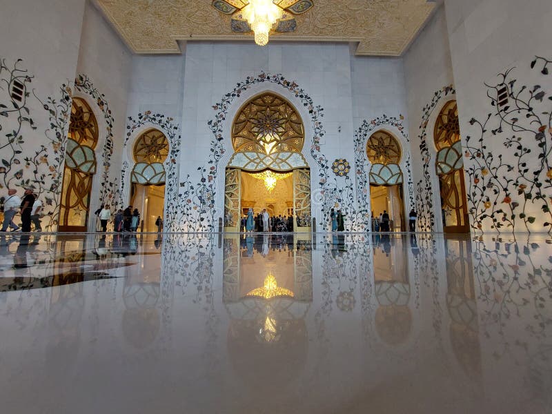 Sheikh Zayed Grand Mosque Abu Dhabi Editorial Stock Image - Image of ...