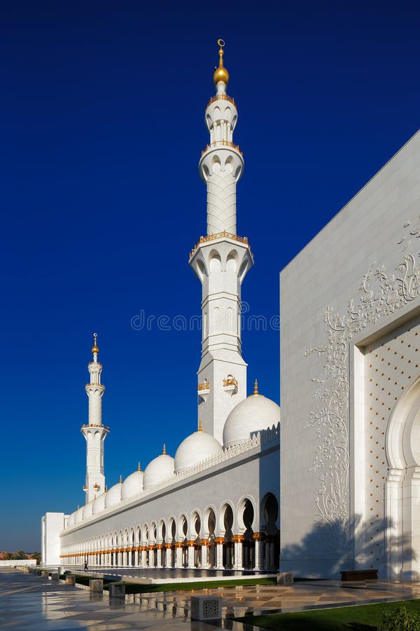 Sheikh Zayed Grand Mosque, Abu Dhabi is the Largest in the UAE Stock ...
