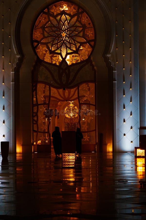 Sheikh Zayed Grand Mosque Courtyard at Dusk Editorial Image - Image of ...