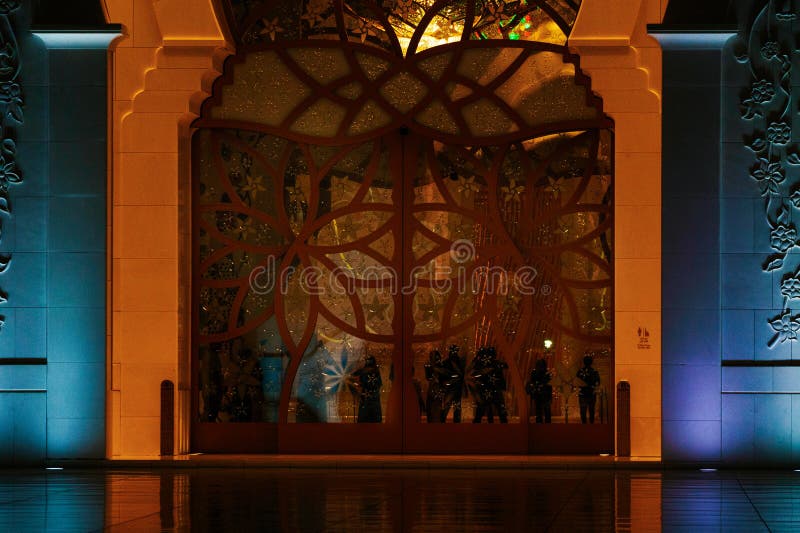 Sheikh Zayed Grand Mosque Courtyard at Dusk Stock Image - Image of ...