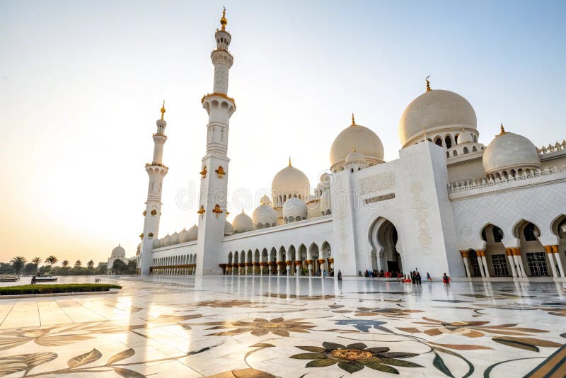 Sheikh Zayed Grand Mosque â€ a Majestic Architectural Masterpiece in ...