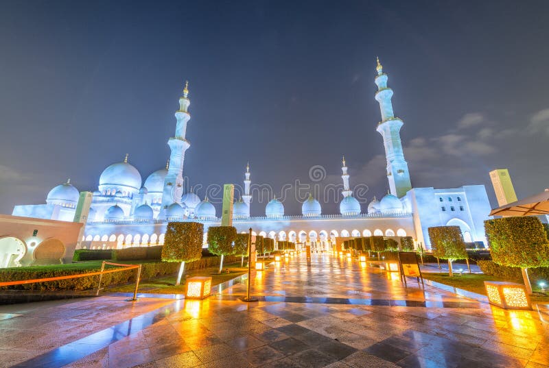 Sheikh Zayed Grand Mosque at Night in Abu Dhabi - UAE Stock Image ...
