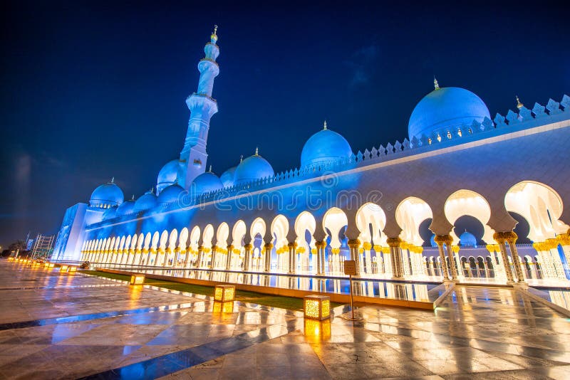 Sheikh Zayed Grand Mosque at Night, Exterior View, Abu Dhabi - UAE ...