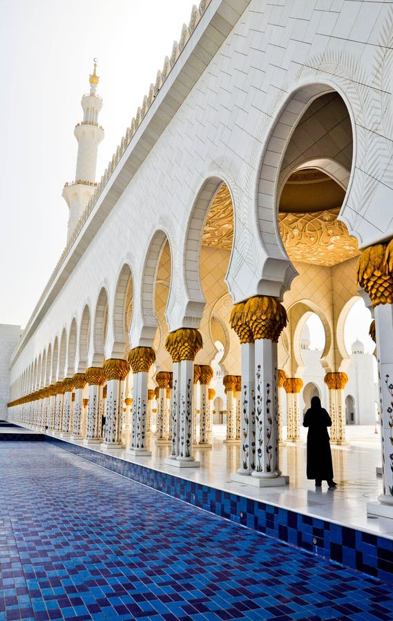 Sheikh Zayed Mosque stock photo. Image of minaret, arab - 14967210