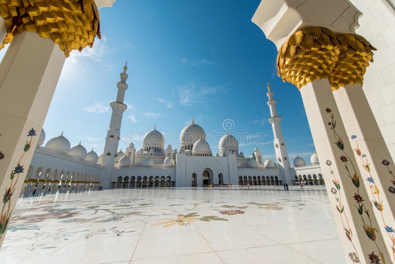 The Sheikh Zayed Mosque in Abu Dhabi Stock Image - Image of muslim ...