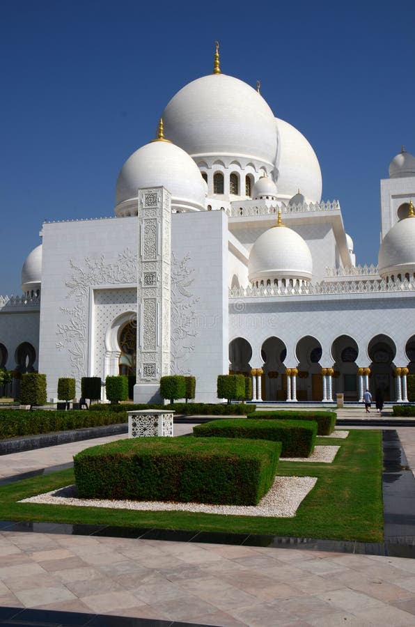 Sheikh Zayed Mosque Abu Dhabi Stock Image - Image of masonry, inlay ...