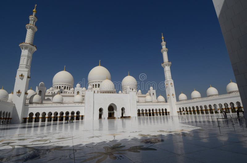 Sheikh Zayed Mosque Abu Dhabi Stock Photo - Image of inlay, marble ...