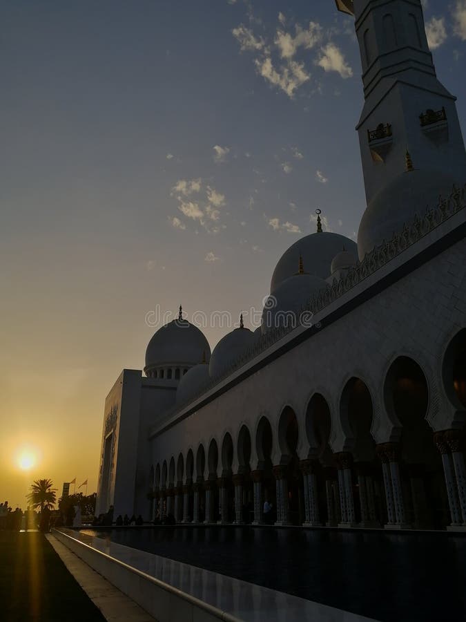 Sheikh Zayed Mosque in Abu Dhabi Sunset Stock Image - Image of darkness ...