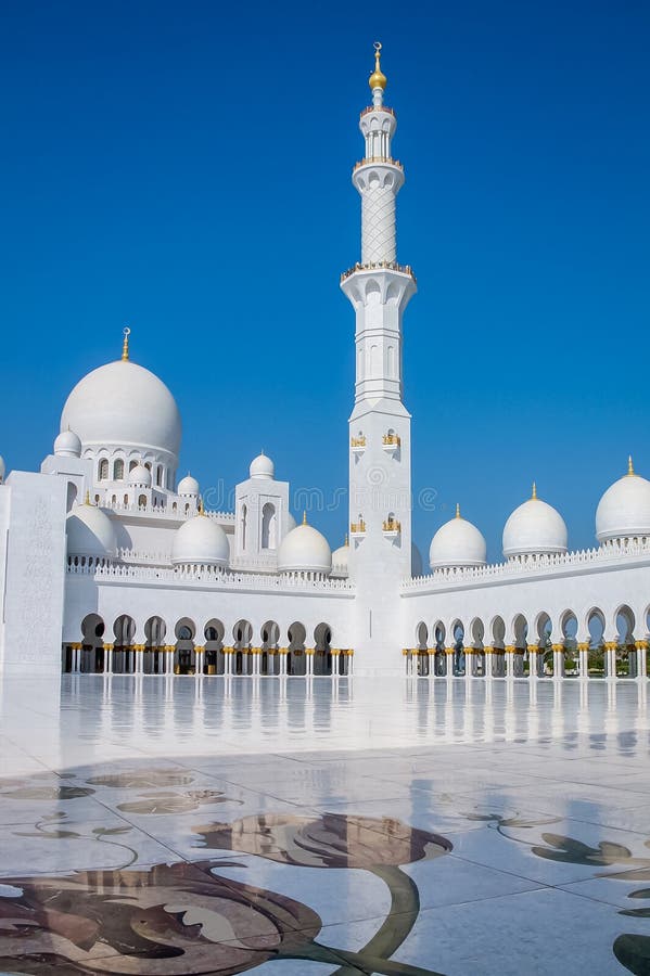 Sheikh Zayed Mosque in Abu Dhabi, United Arab Emirates Editorial Photo ...