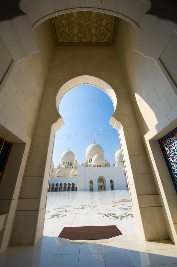 The Sheikh Zayed Mosque editorial photography. Image of allah - 107330317