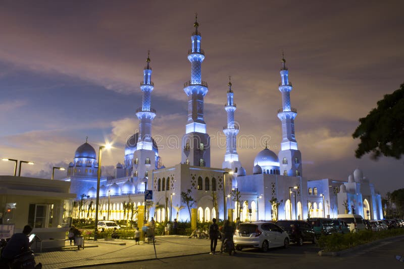 Sheikh Zayed Mosque Solo at Evening, Located on Solo City Editorial ...