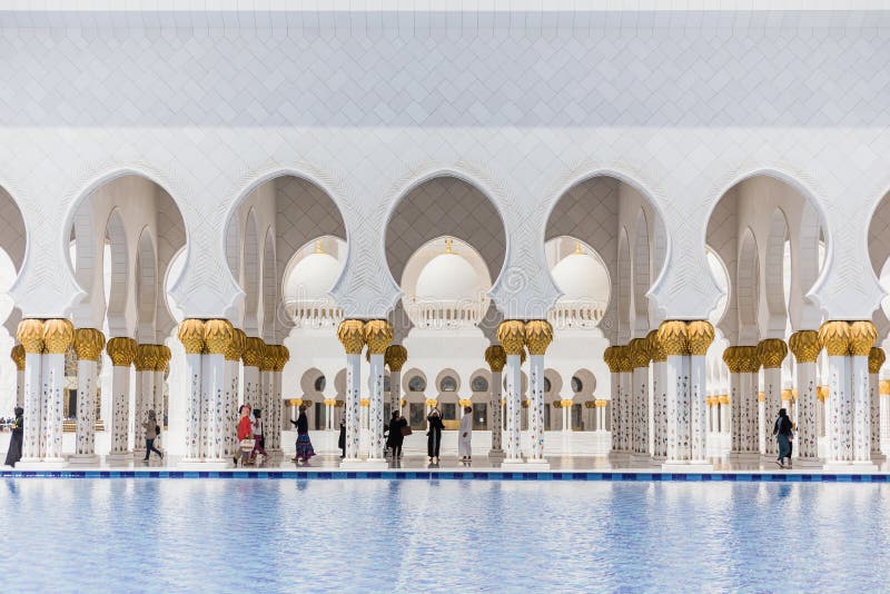 Sheikh Zayed Mosque Left Corridor with Pool, the Great Marble Grand ...