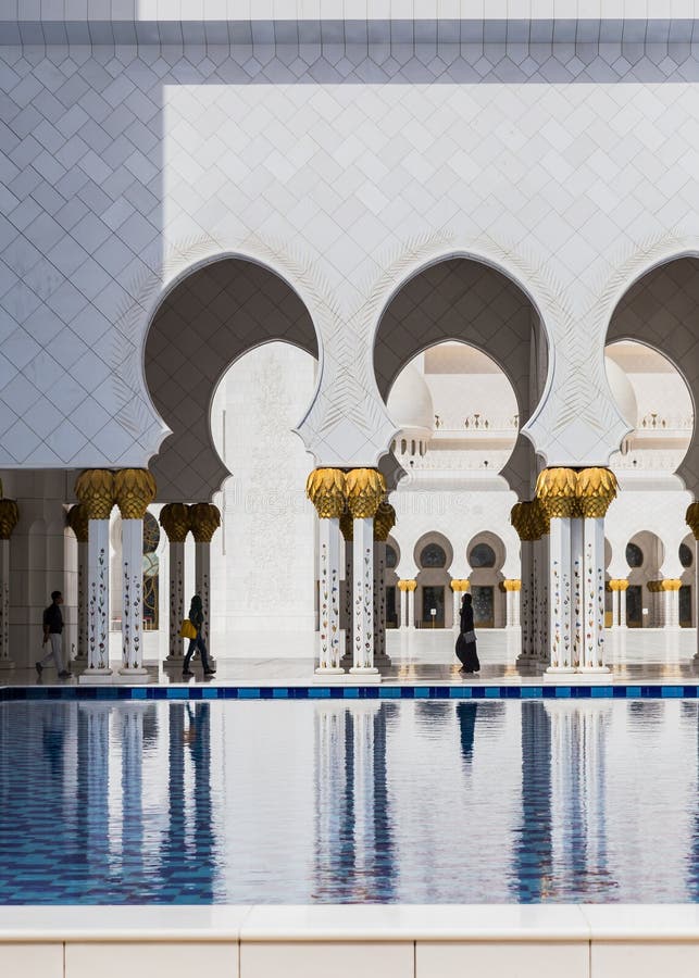 Sheikh Zayed Mosque Left Wing Corridor with Pool, the Great Marble ...