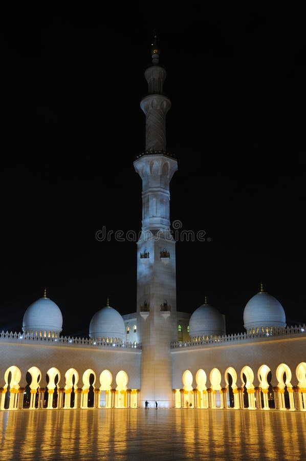 Sheikh Zayed Mosque at Night Stock Photo - Image of emirates, east ...