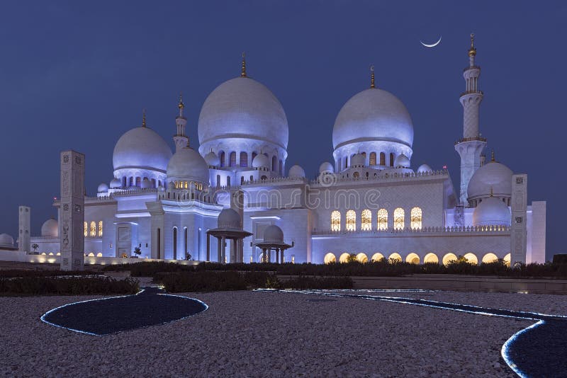 Sheikh Zayed Mosque at Night Editorial Photography - Image of allah ...