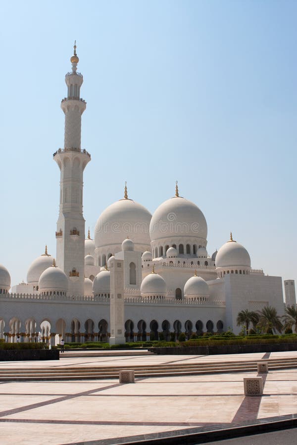 Sheikh Zayed Mosque Side View Stock Image - Image of architecture ...