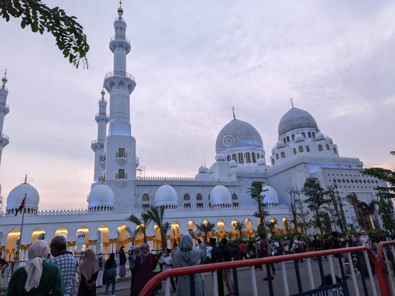 Sheikh Zayed Mosque, Solo City Editorial Stock Image - Image of zayed ...
