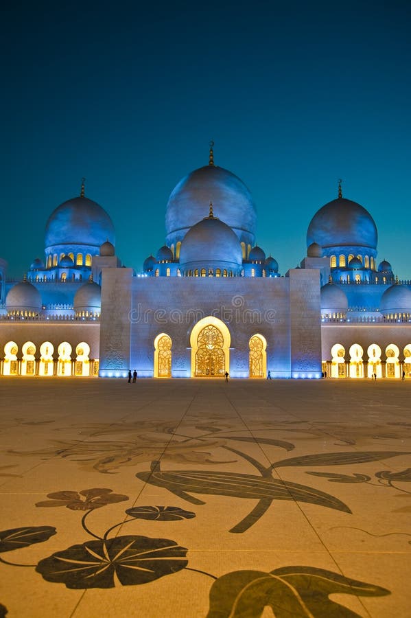Sheikh zayed mosque UAE stock image. Image of islam, huge - 10418715