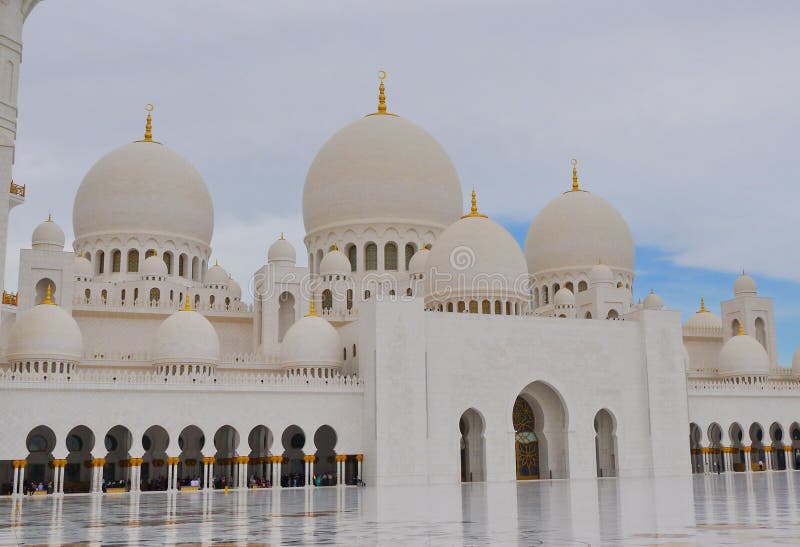 Sheikh Zayed mosque stock image. Image of architecture - 72906015
