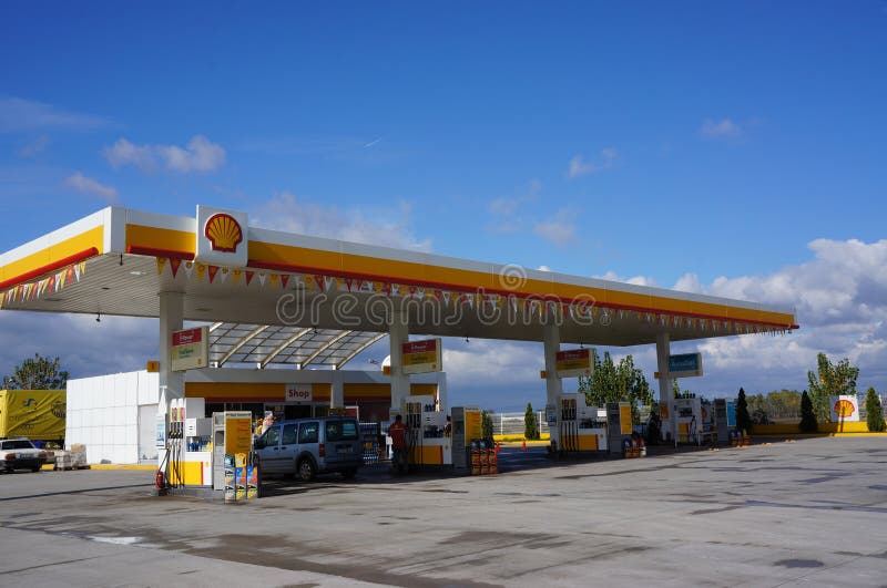 Shell De Post Van De Benzine Redactionele Foto - Image of post, midden ...