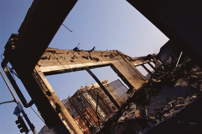 Shell Del Edificio Destruido Foto de archivo - Imagen de ruina, quemado ...