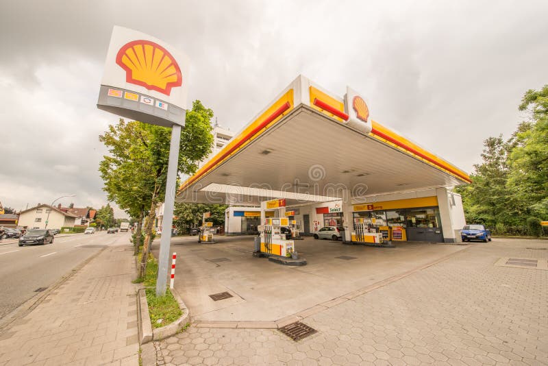 Shell gas station editorial stock photo. Image of german - 42480348