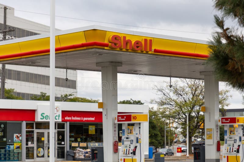 Shell Gas Station in Ottawa, Canada Editorial Stock Photo - Image of ...