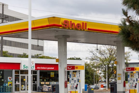 Shell Gas Station in Ottawa, Canada Editorial Stock Photo - Image of ...
