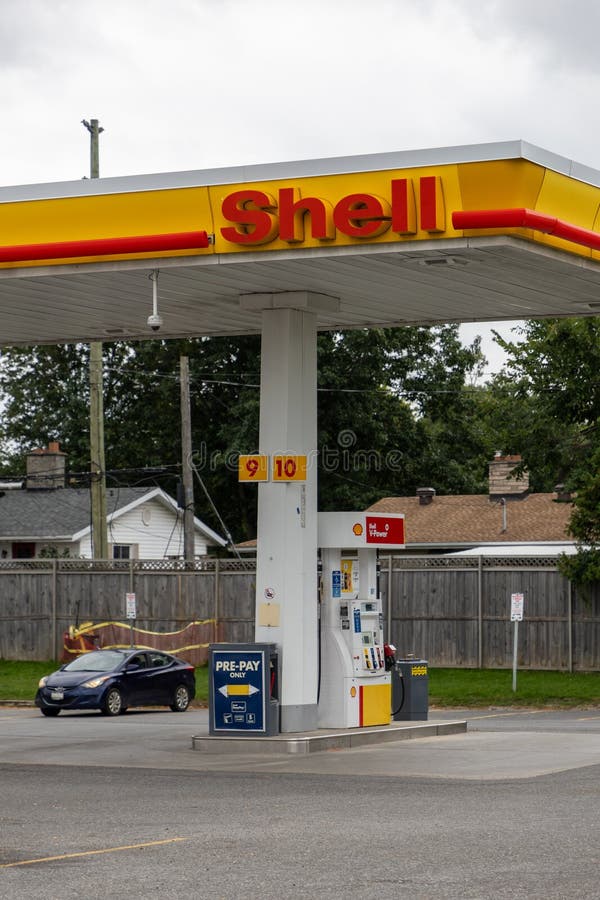 Shell Gas Station in Ottawa, Canada Editorial Stock Photo - Image of ...