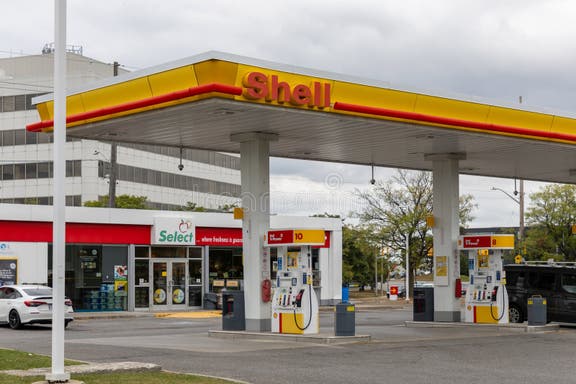 Shell Gas Station in Ottawa, Canada Editorial Stock Photo - Image of ...