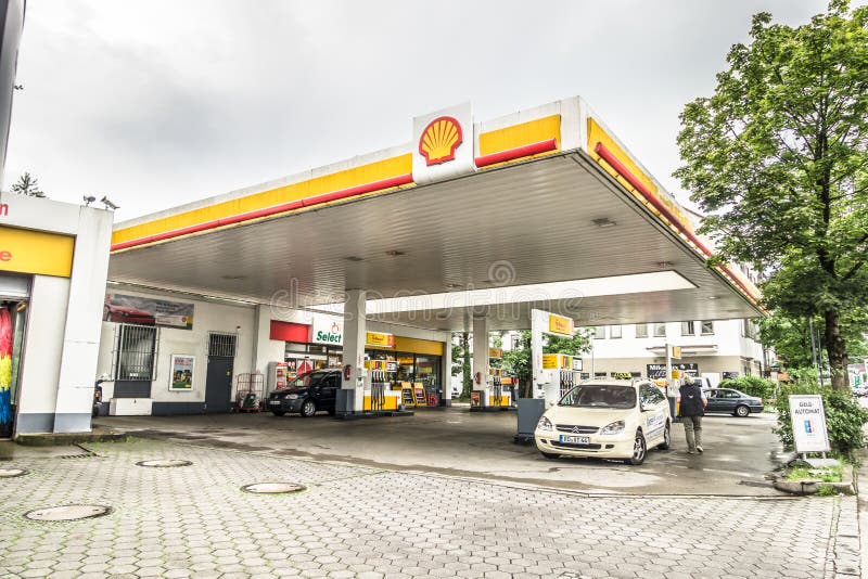 Shell gas station editorial stock photo. Image of german - 42480348