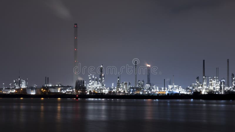 Shell Oil Refinery in Rotterdam at Night Editorial Photography - Image ...