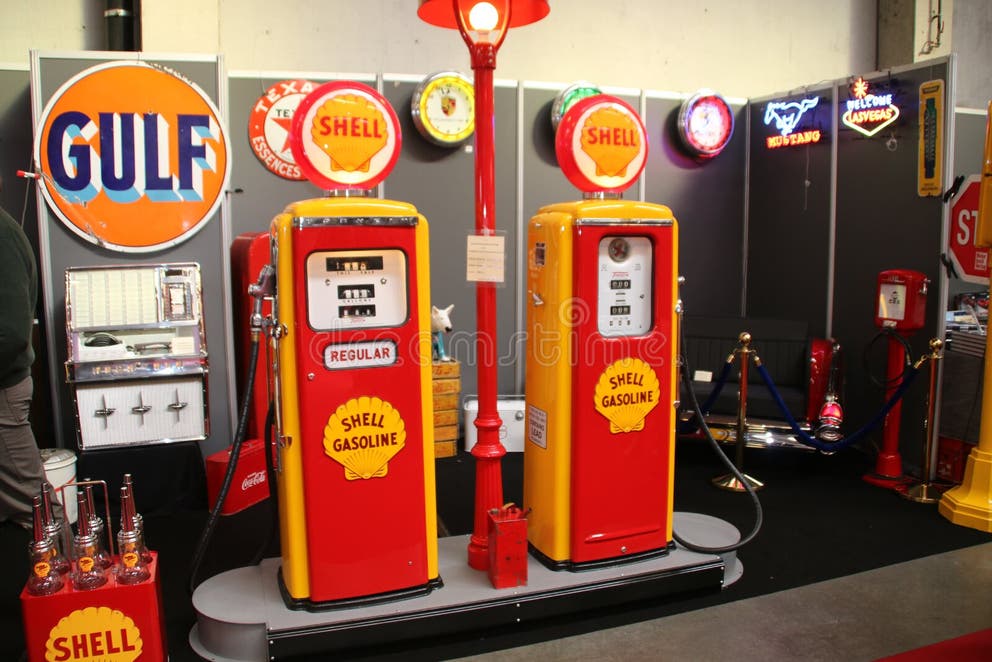 Shell Petrol Pumps editorial stock image. Image of service - 66350544