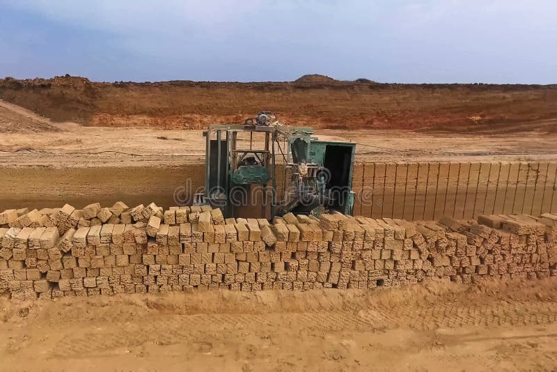 Shell Quarry Quarry. Cutting Seashell into Blocks Right Away in a ...