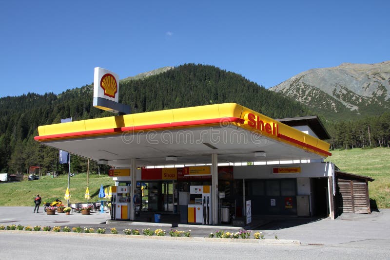 Shell station editorial stock image. Image of davos, business - 16052309